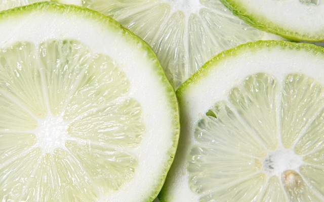 Explainable AI Part 6: What LIME Shows