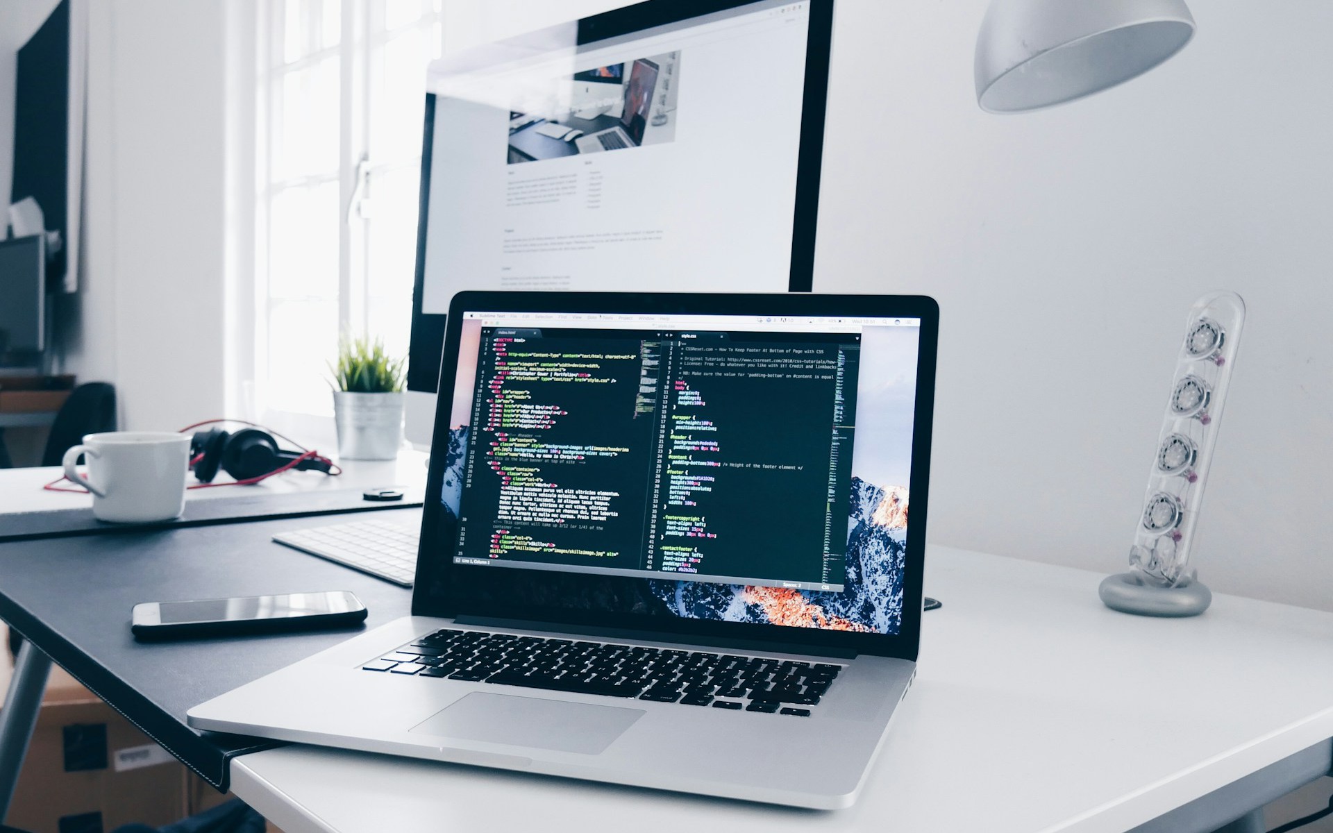 Experts Say This Is the Best LLM for Front-End Tasks