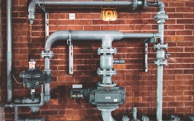 Handling Failures and Latency in Distributed Systems