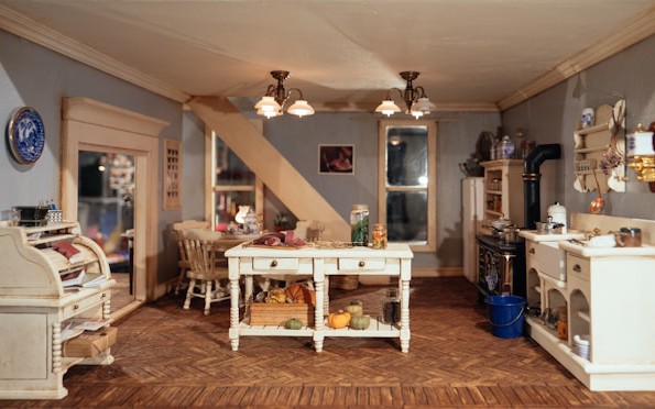 Cloud Migration of Microservices: Strategy, Risks, Practices